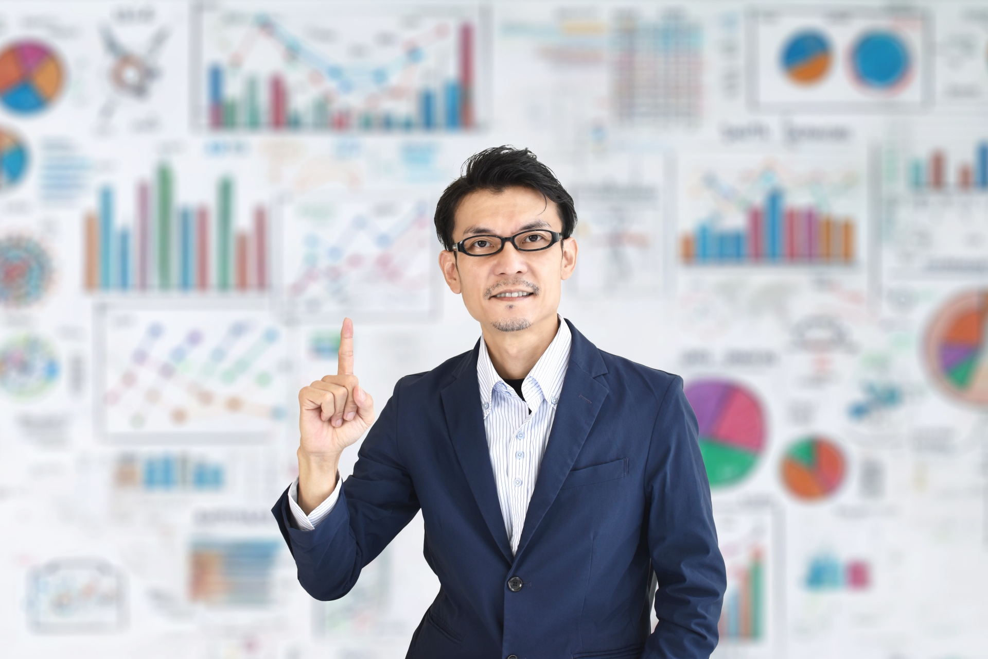 60代からの新NISA活用法！積立額の目安・おすすめ銘柄をわかりやすく解説 - ABCashマネポス